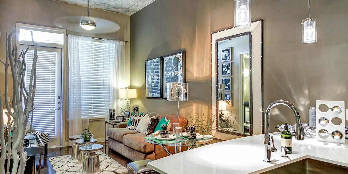 Elan Med Center: Located minutes from the Texas Medical Center